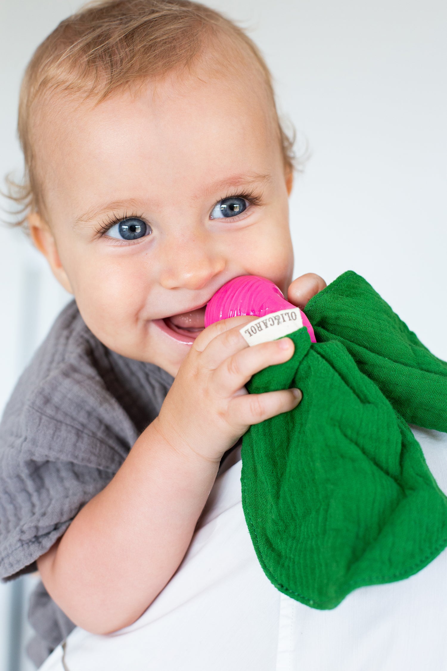 Mini doudou de dentition Ramona le radis Oli & Carol – Little Corte